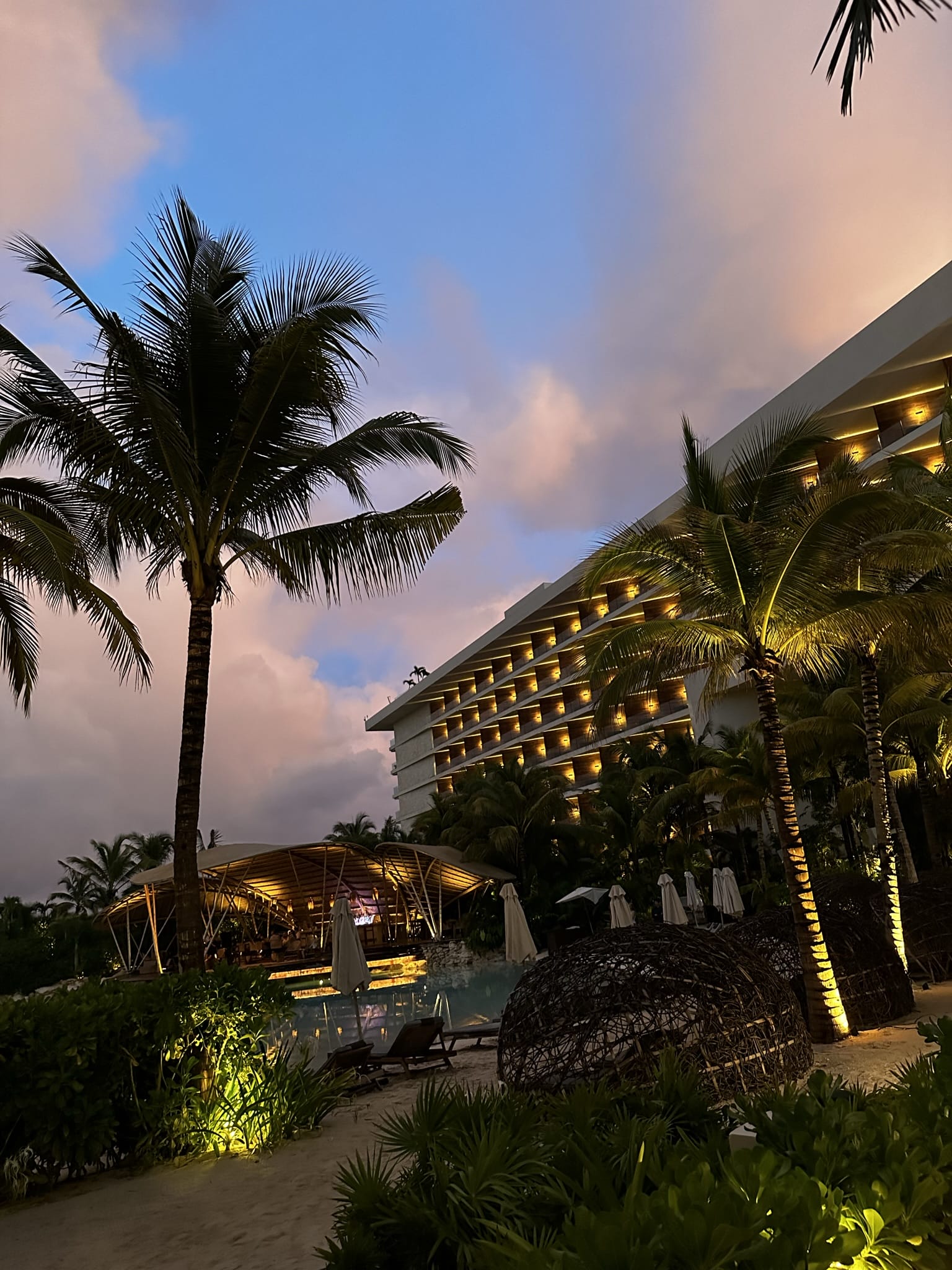 Impression Moxche & Secrets Moxche: A Luxurious Paradise for Pool ...