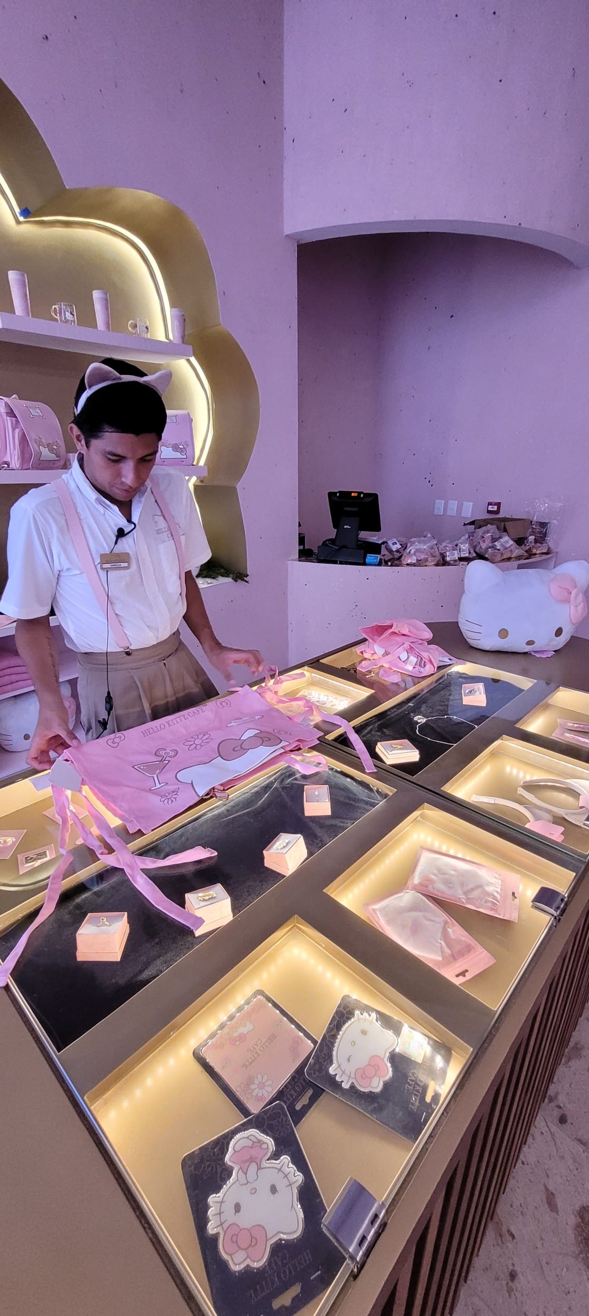 Hello Kitty Cafe Has Officially Opened In Cancun! | Caballeros Vacations